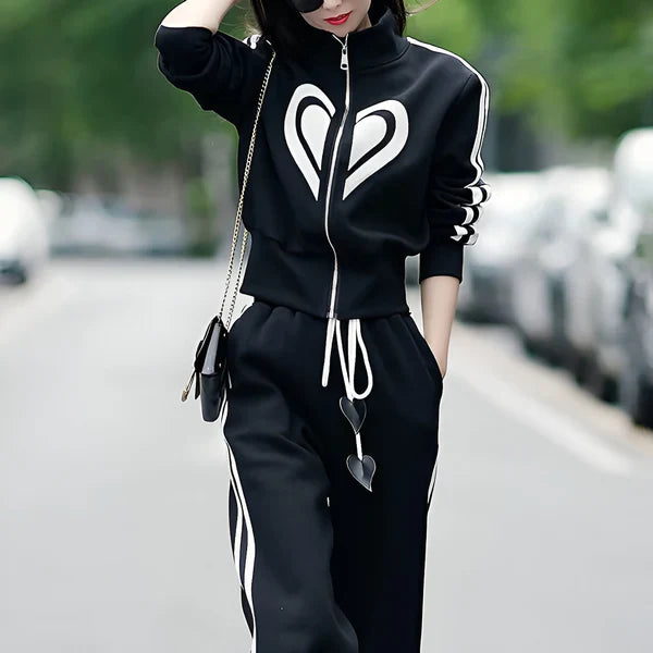 Lorelei - effortless style and comfort in a two-piece sports set ...